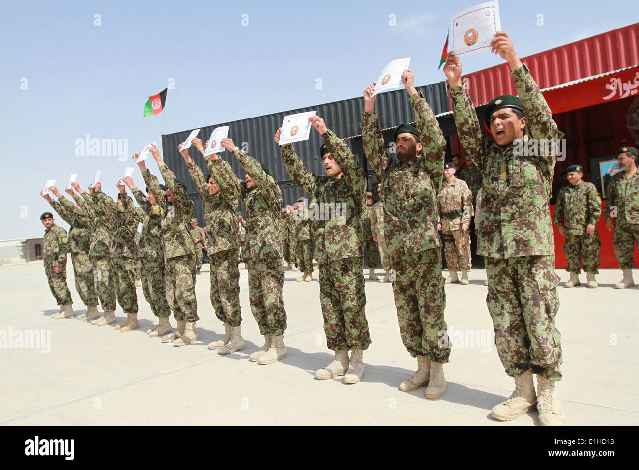 Army graduation hi-res stock photography and images - Alamy