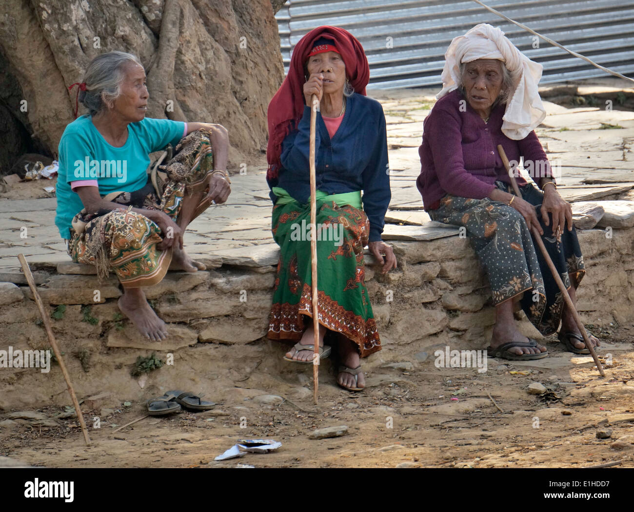 Three old ladies hi-res stock photography and images - Alamy