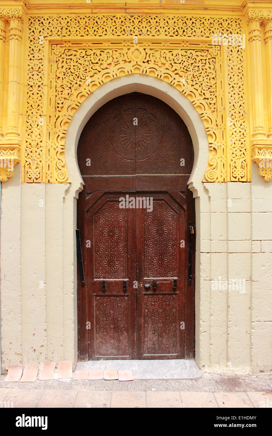Arabic style mosque door in hi-res stock photography and images - Alamy