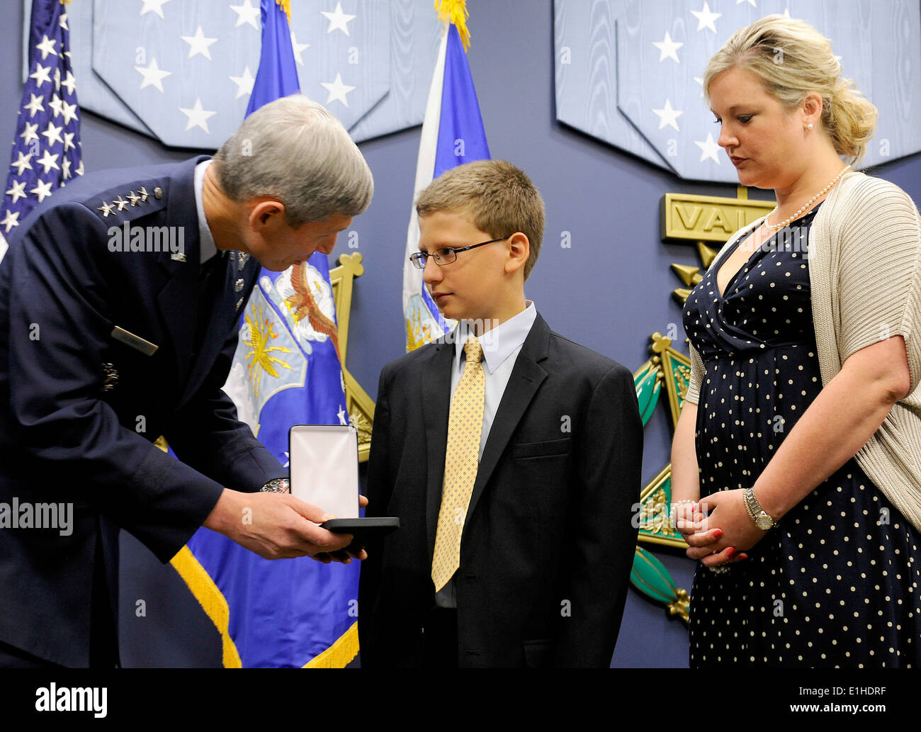 Chief of Staff of the Air Force Gen. Norton Schwartz presents Trey ...