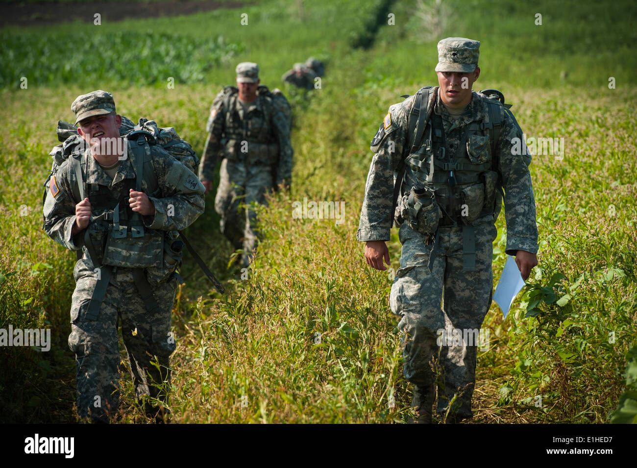 North Dakota Army National Guard Soldiers with the 817th Engineer ...