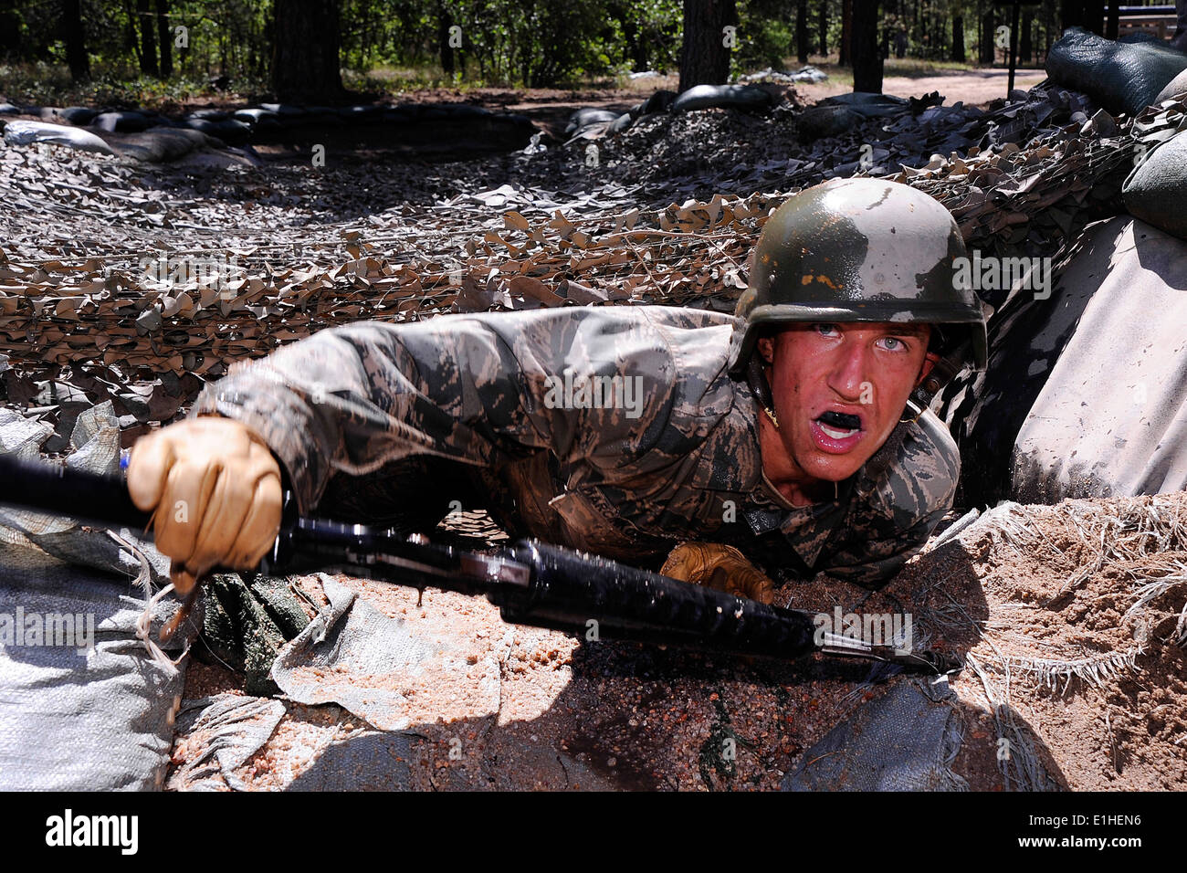 Assault course hi-res stock photography and images - Alamy