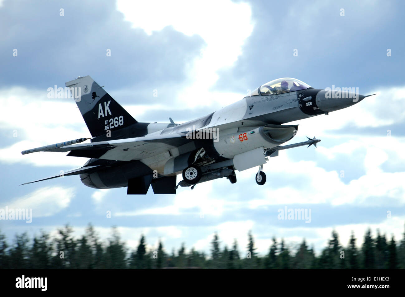 F 16 aggressor hi-res stock photography and images - Alamy