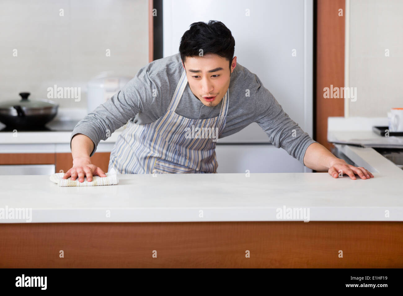 Chinese people cleaning up hi-res stock photography and images - Alamy