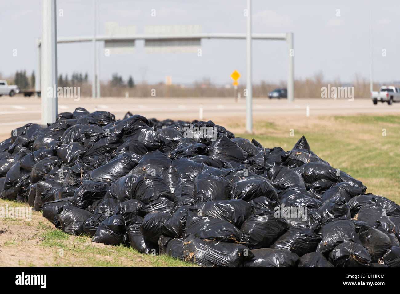 Clean up garbage hi-res stock photography and images - Alamy