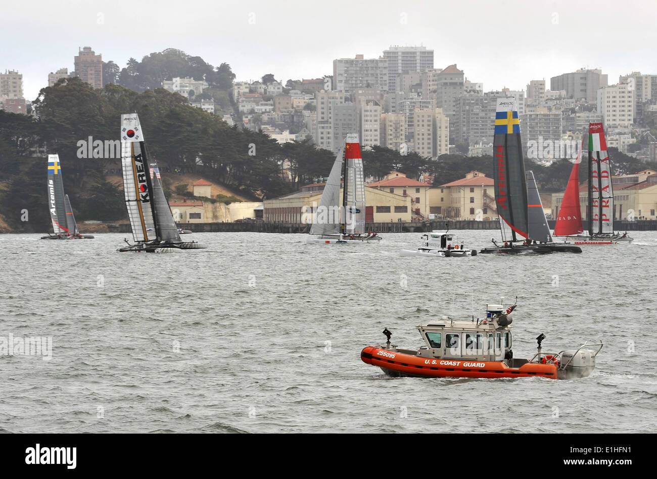 SAN FRANCISCO - A Coast Guard boatcrew aboard a 25-foot Response Boat ...