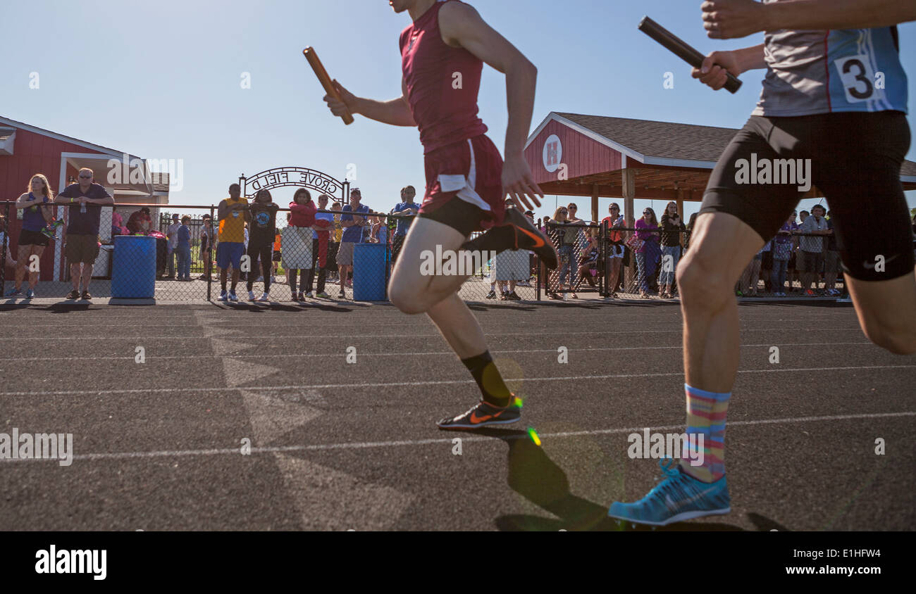 Running boys hi-res stock photography and images - Alamy