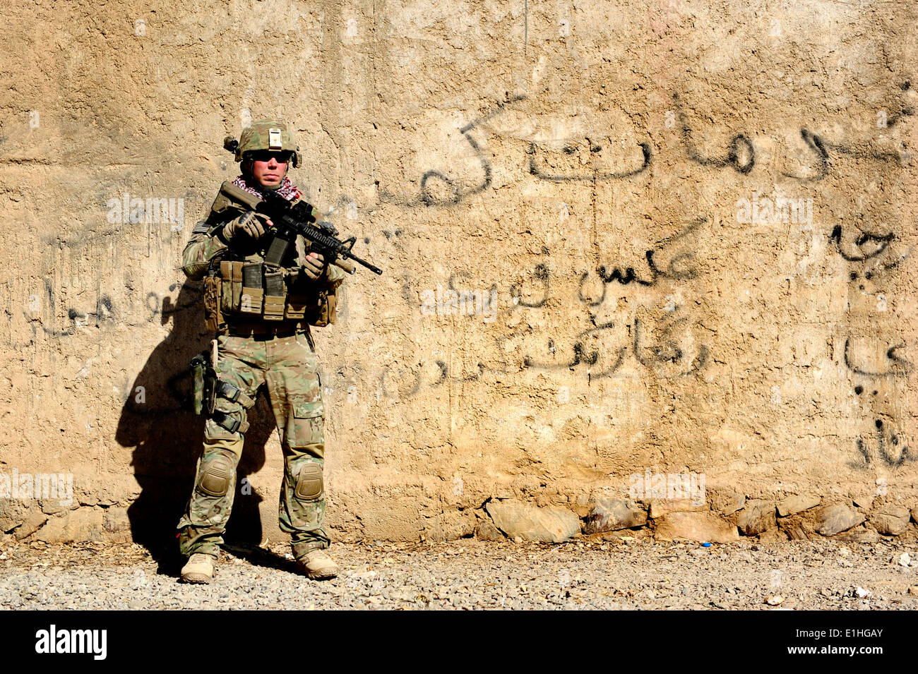 U.S. Army Staff Sgt. James Bates, with Provincial Reconstruction Team ...