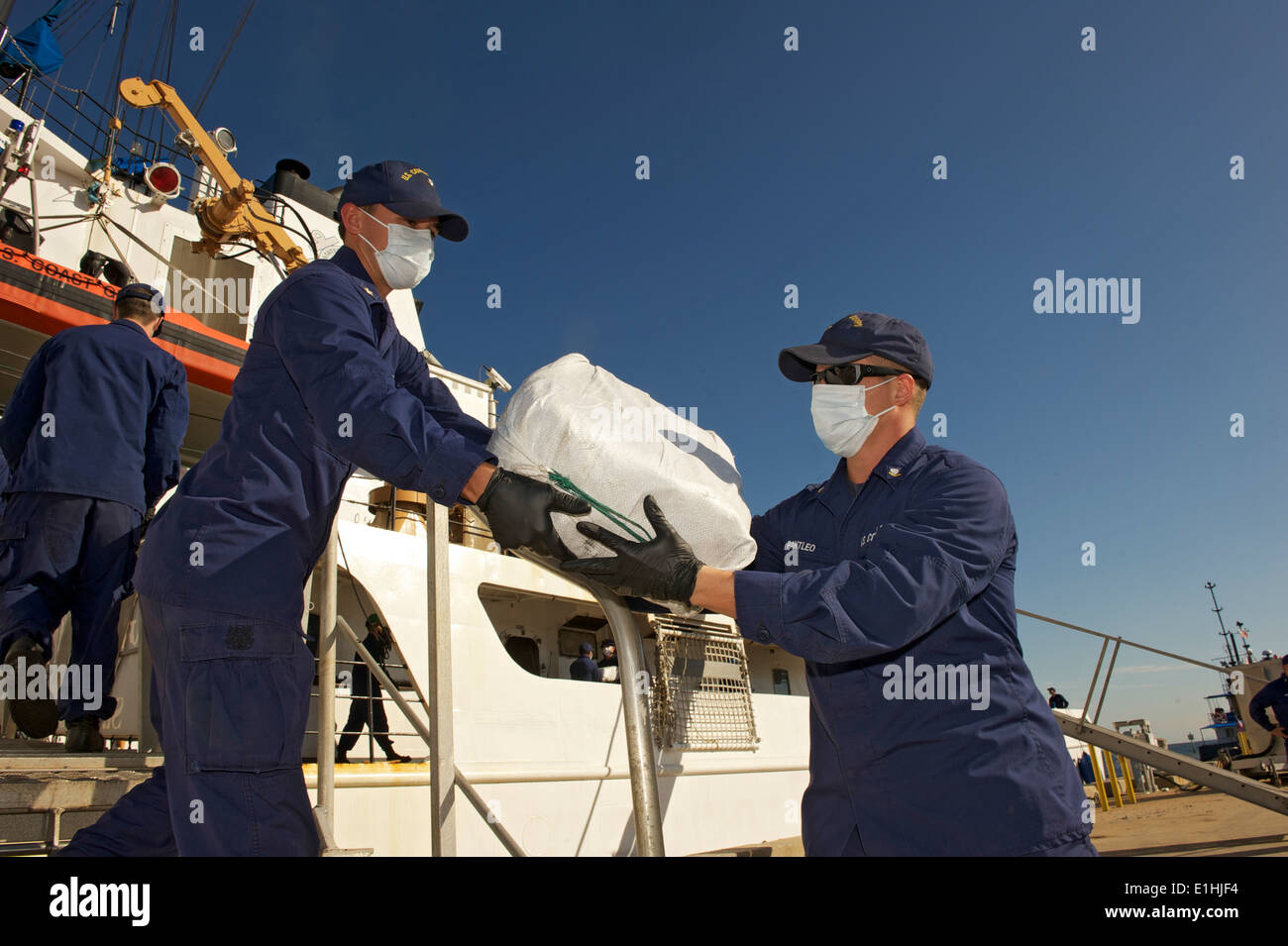 Us coast guard cutter wmec hi-res stock photography and images - Alamy