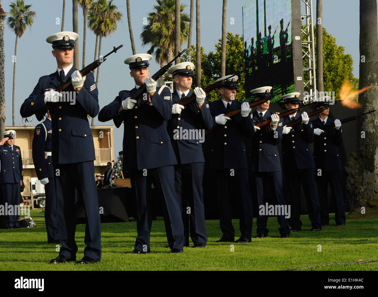 Us coast guard ceremonial guard hi-res stock photography and images - Alamy