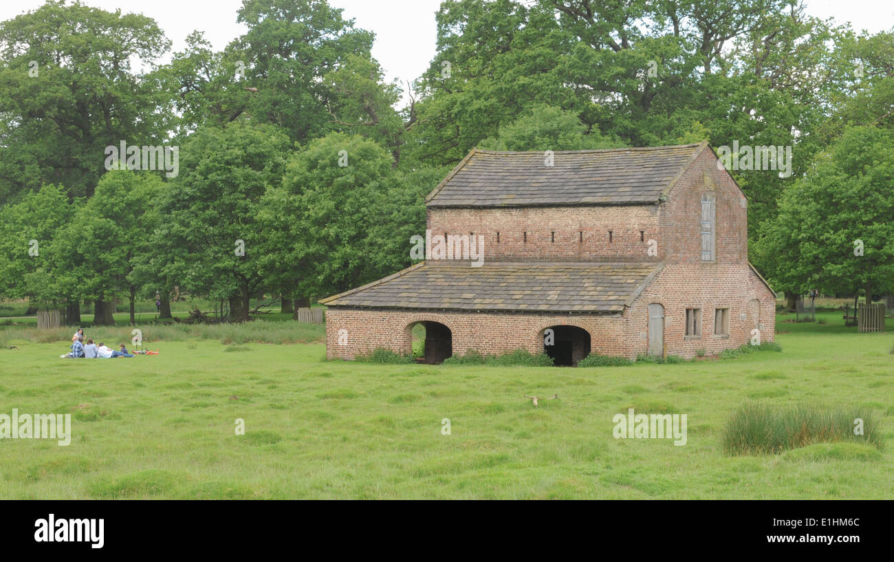 Victorian barn hi-res stock photography and images - Alamy