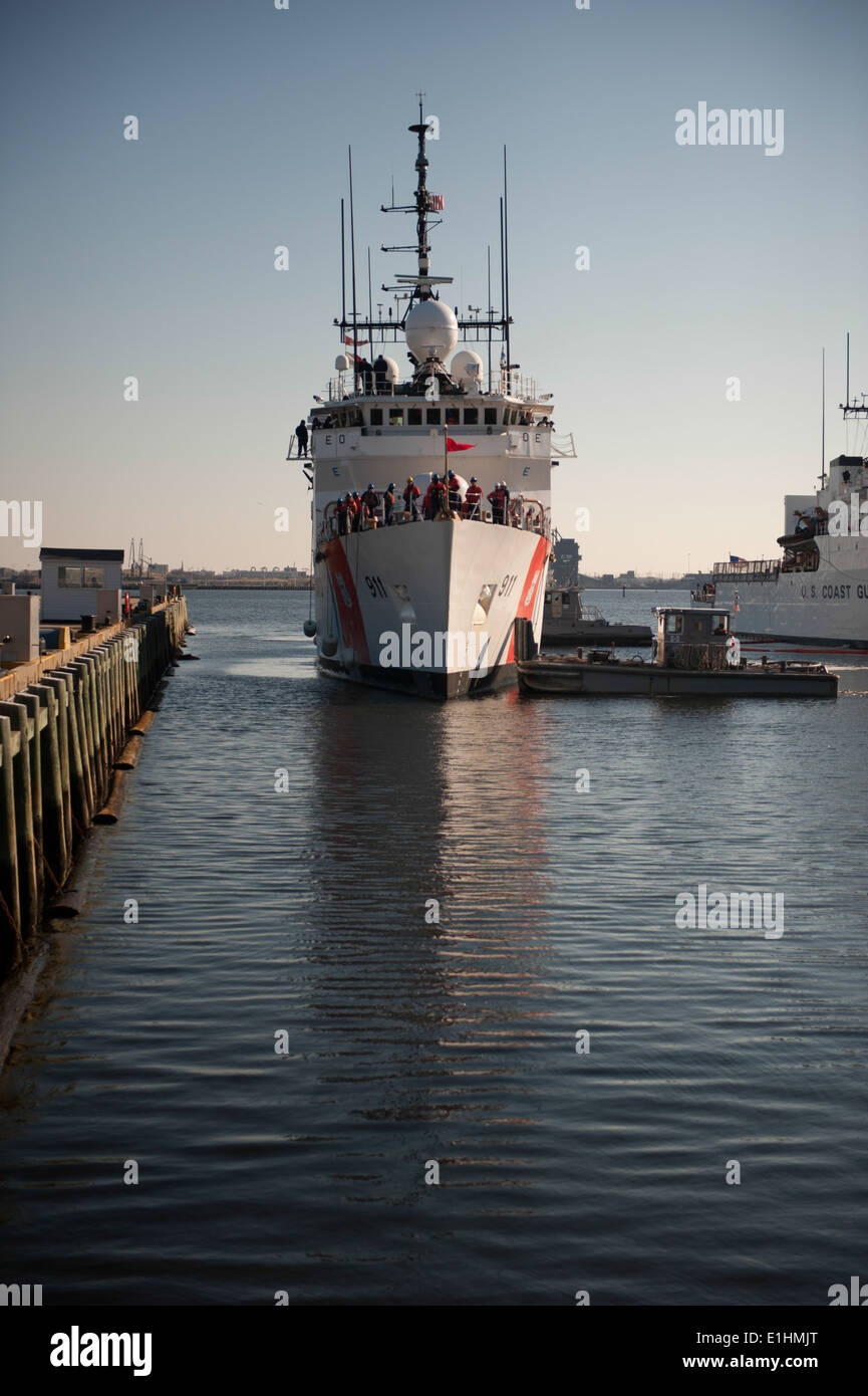 Uscgc forward hi-res stock photography and images - Alamy