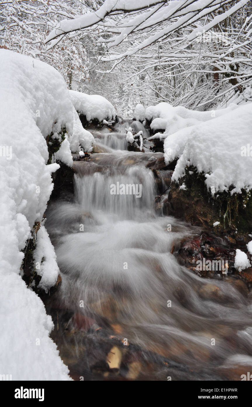 Winter river snow ice hi-res stock photography and images - Alamy
