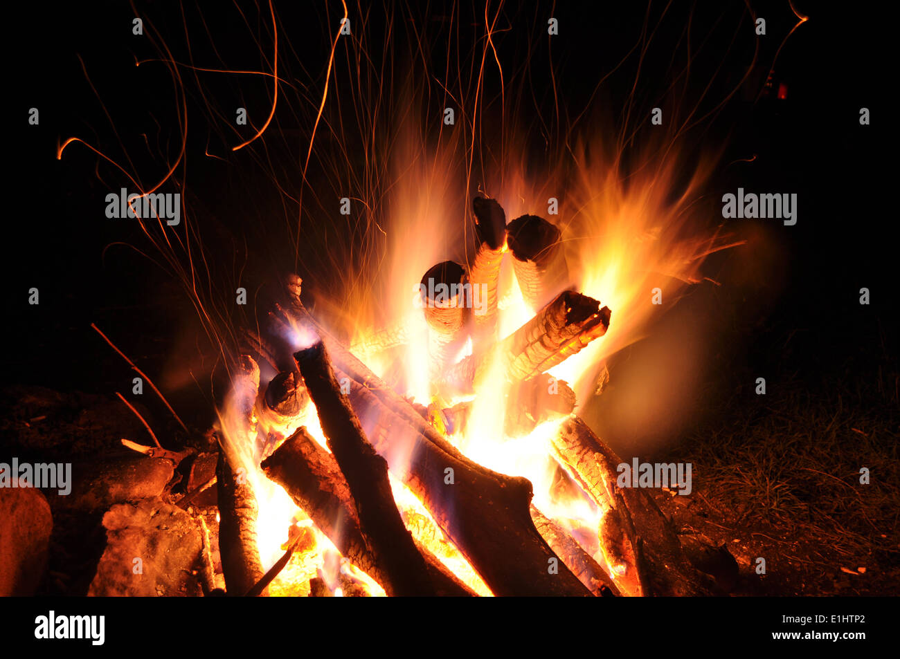 Firecamp hi-res stock photography and images - Alamy