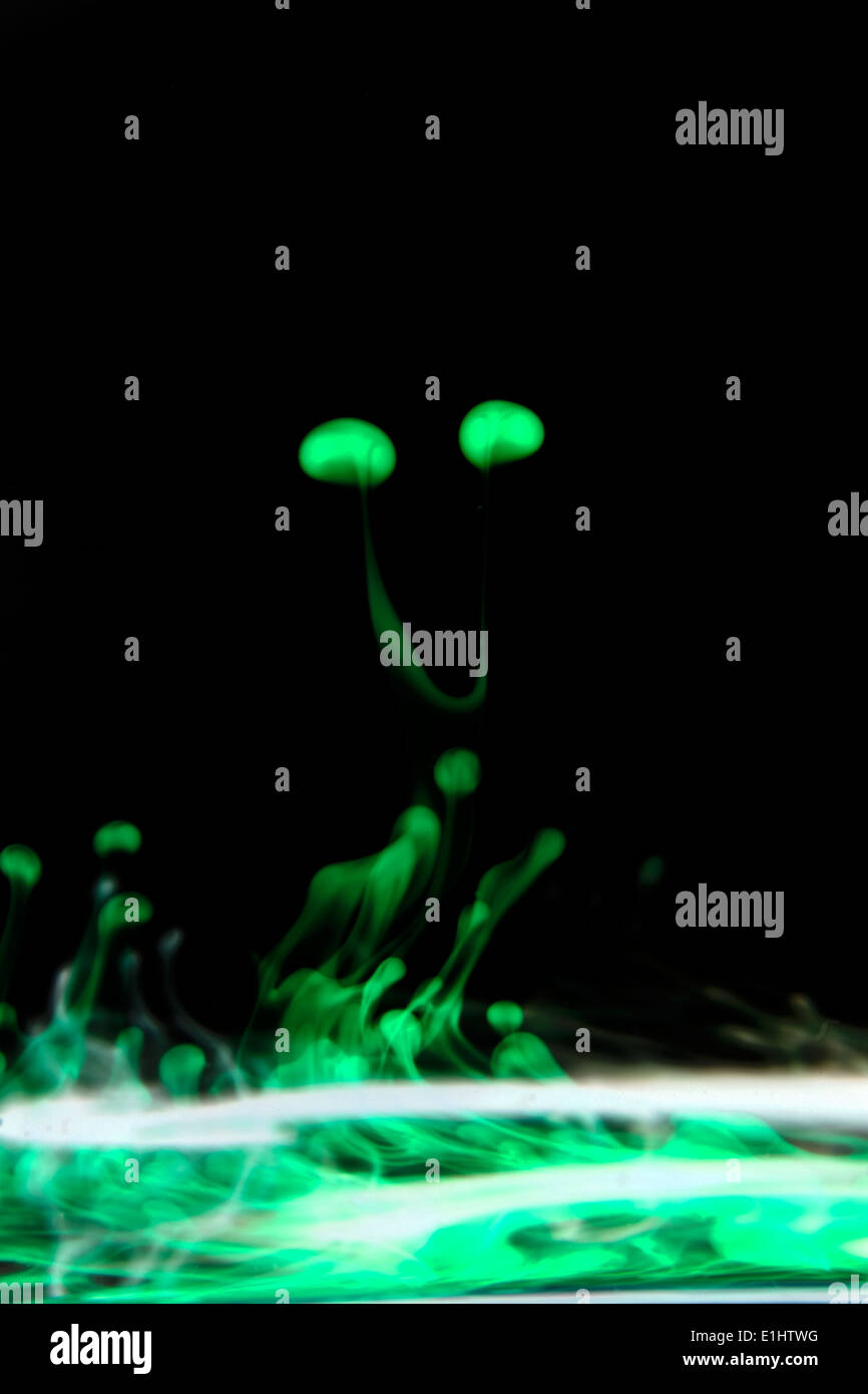 Ink in water green hi-res stock photography and images - Alamy
