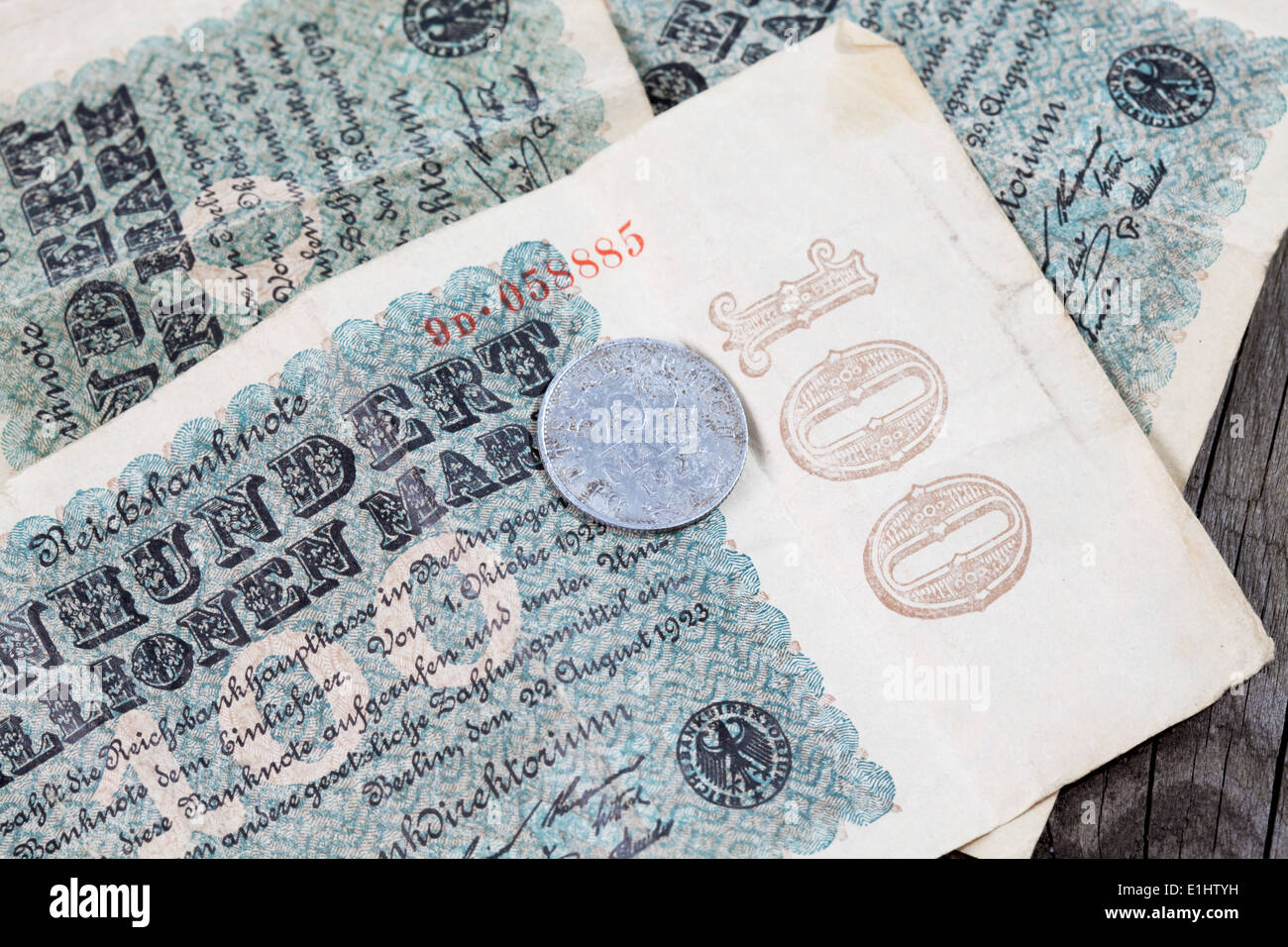 One hundred million German Reichsmark notes from the 1920s Stock Photo ...