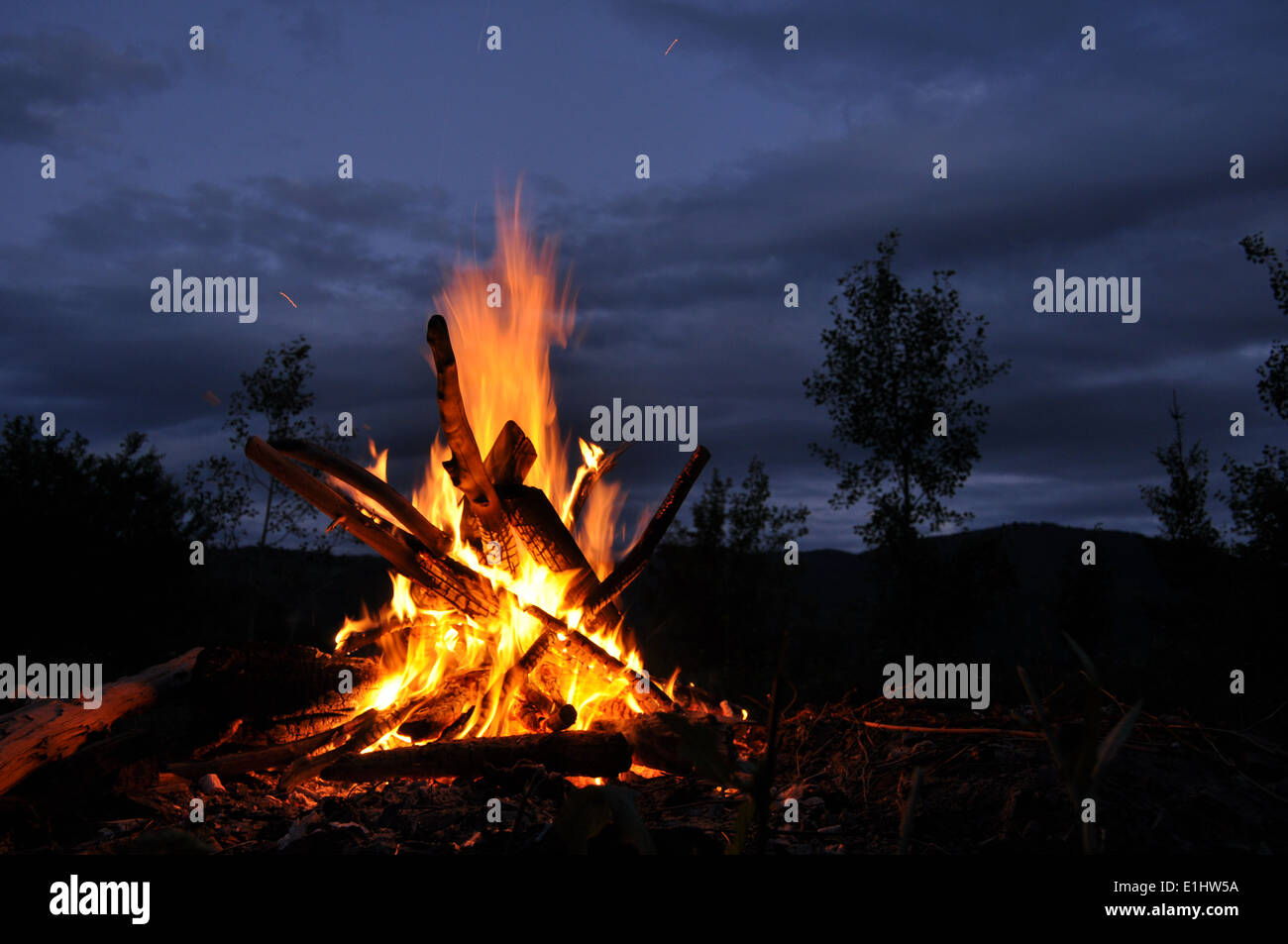 Bonfire hi-res stock photography and images - Alamy