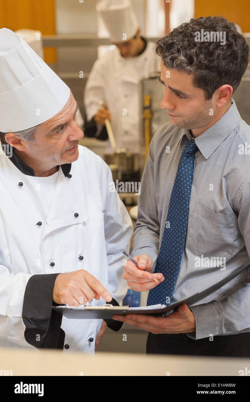 Waiter discussion hi-res stock photography and images - Alamy