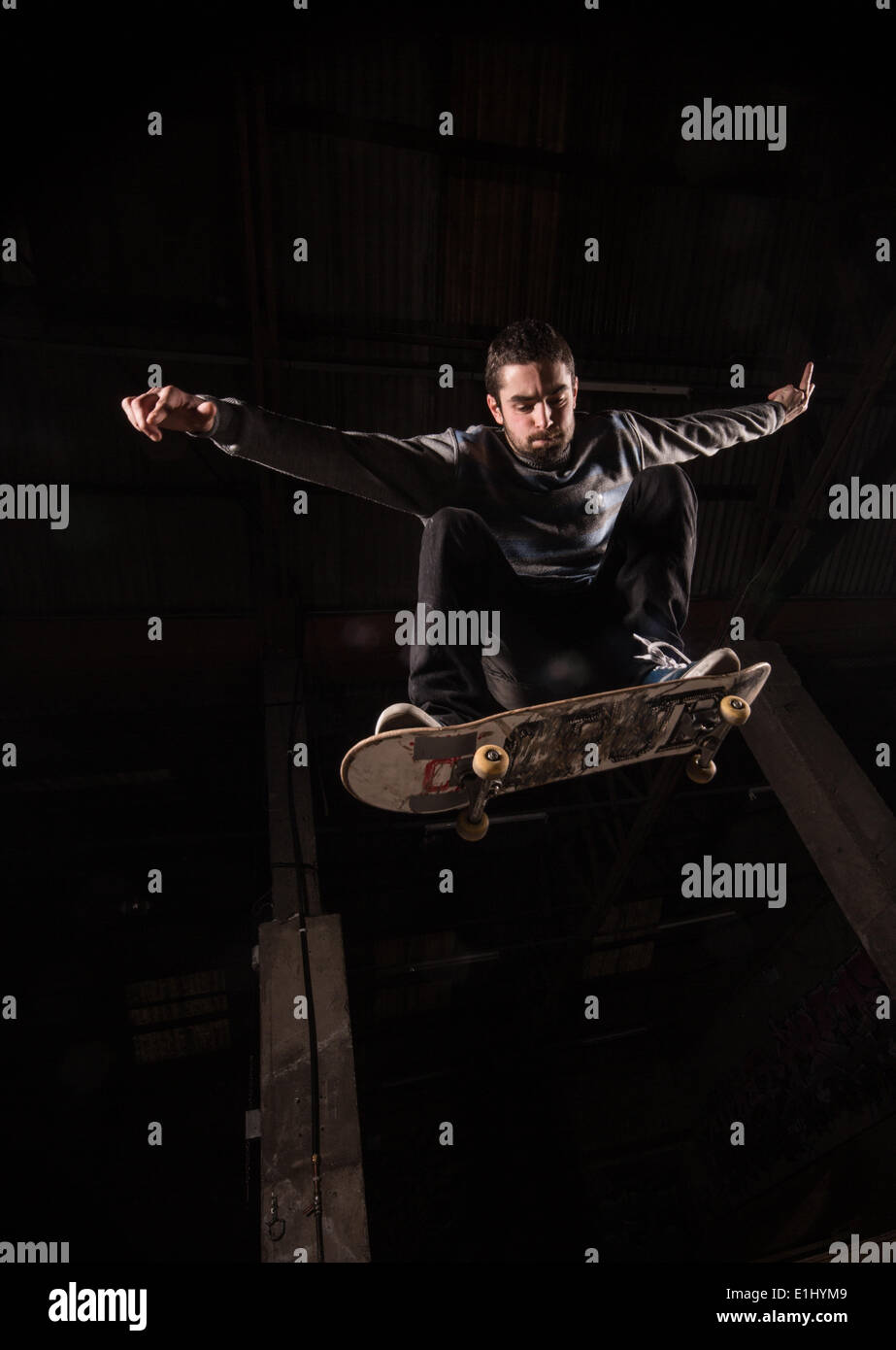 Mid angle view hi-res stock photography and images - Alamy