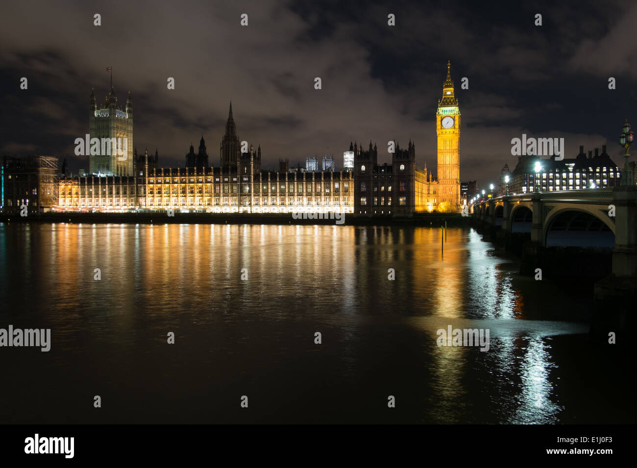 London, river Thames at night with Big Ben and Parliament Stock Photo ...