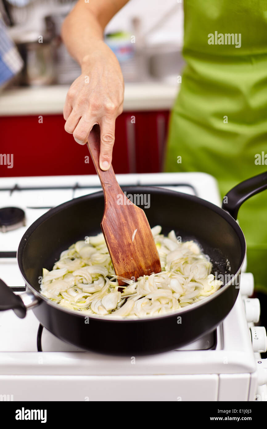 Onion stove pan diet white kitchen hi-res stock photography and images ...
