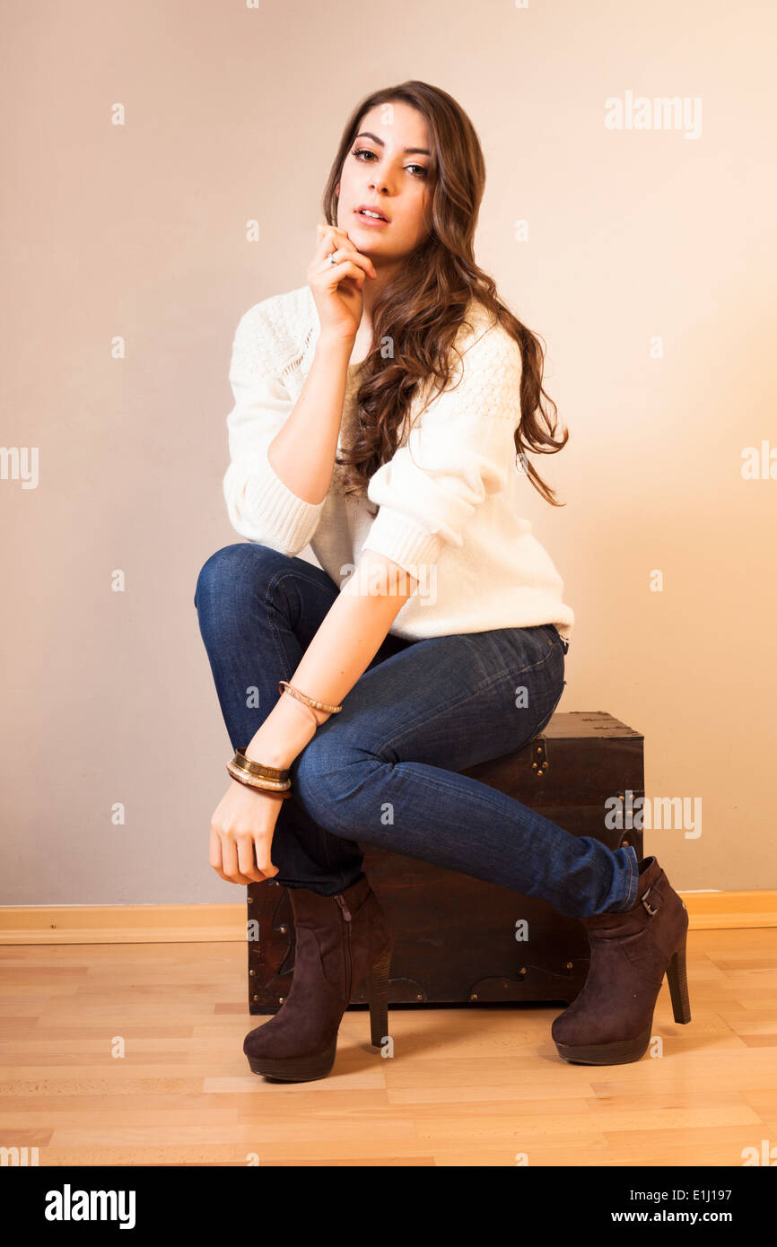 Studio shot fashion young hi-res stock photography and images - Alamy
