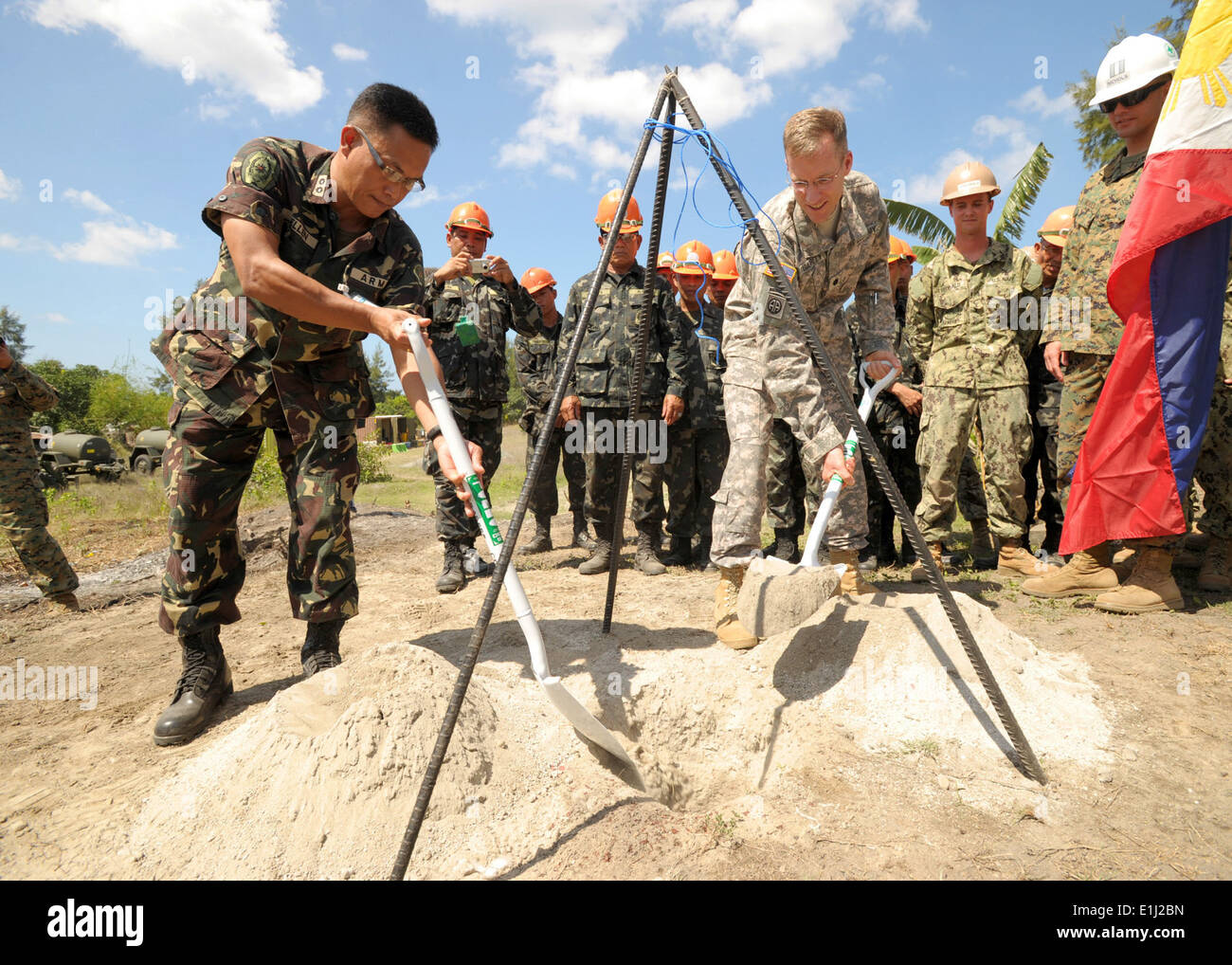 Philippine army Lt. Col. Henry Bellan, left, and U.S. Army Lt. Col ...