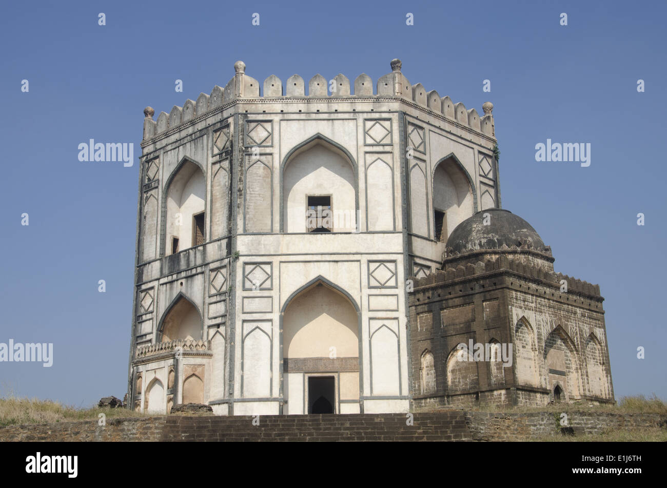 Chaukhandi of Hazrat Khalil Ullah, Ashtur, Karnataka, India Stock Photo ...