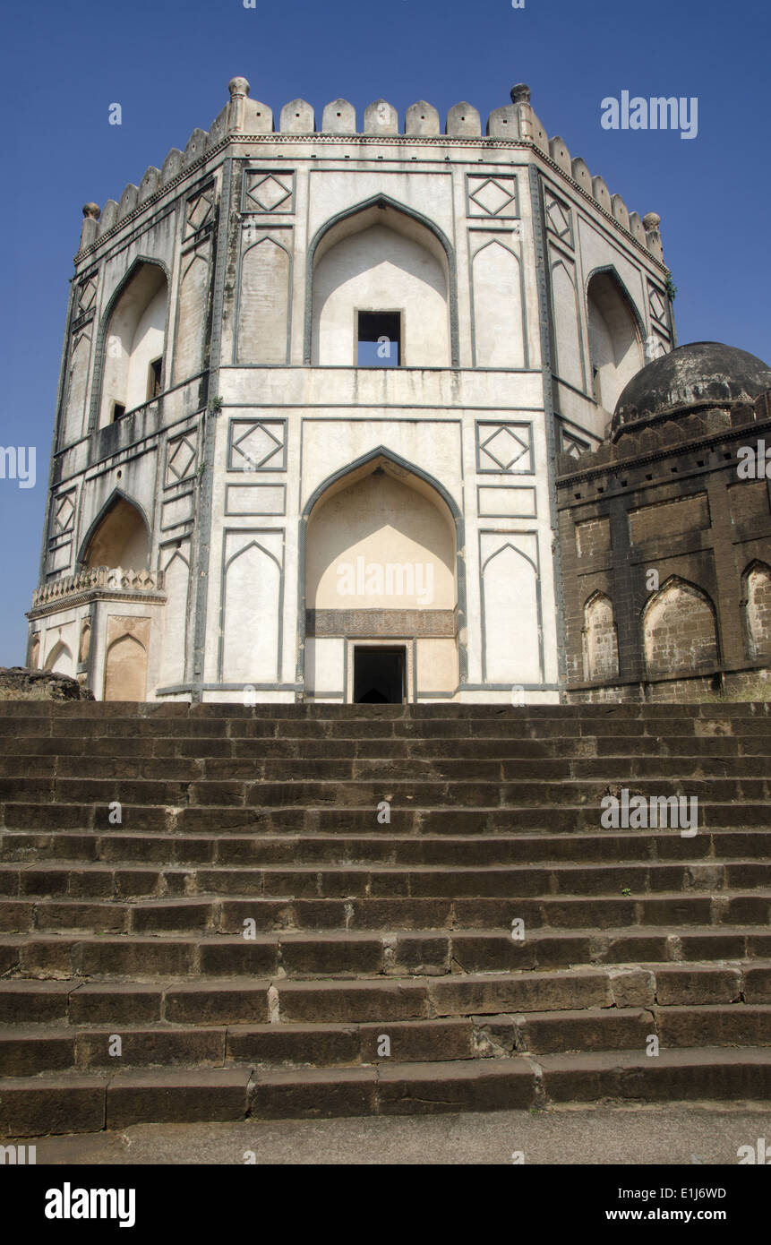 Chaukhandi tomb hi-res stock photography and images - Alamy