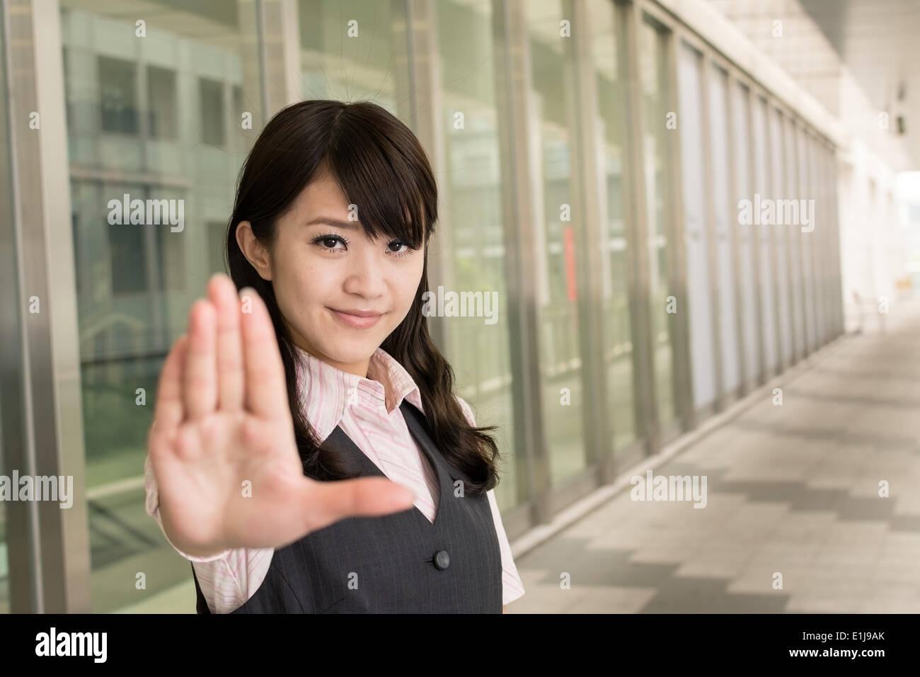 Stop sign chinese hi-res stock photography and images - Alamy