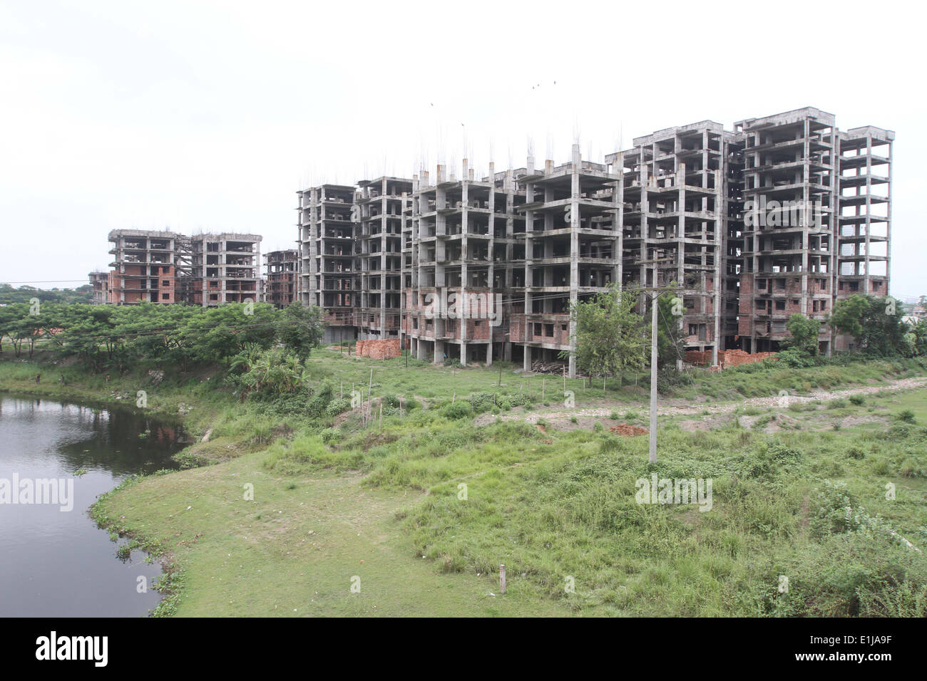 Non traditional construction hi-res stock photography and images - Alamy