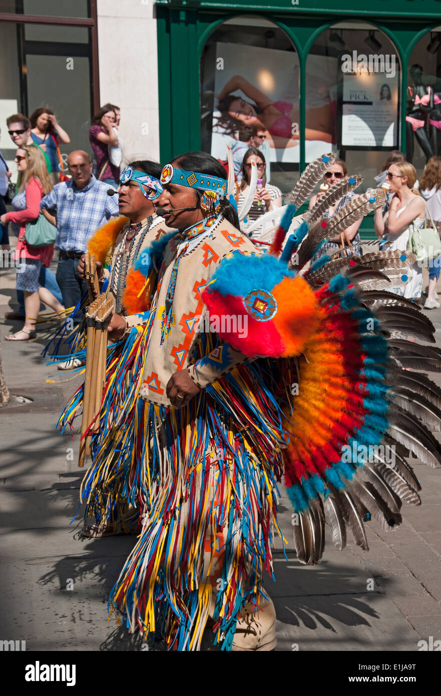 Male buskers hi-res stock photography and images - Alamy