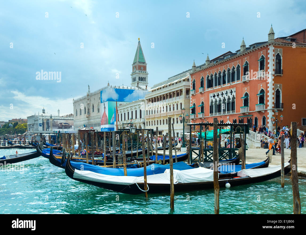 Embankment view hi-res stock photography and images - Alamy