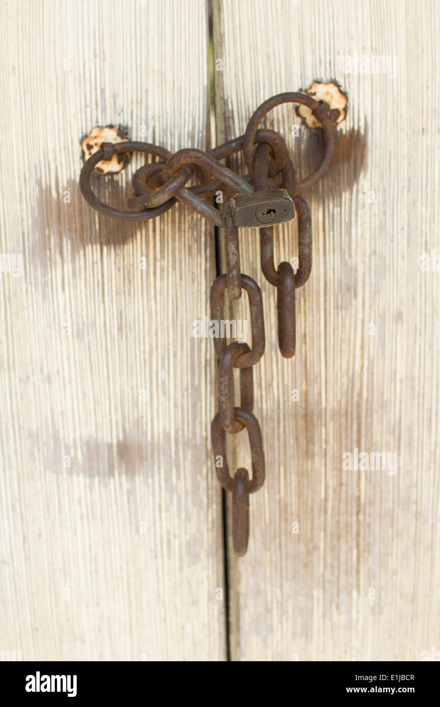 Old chain lock hi-res stock photography and images - Alamy