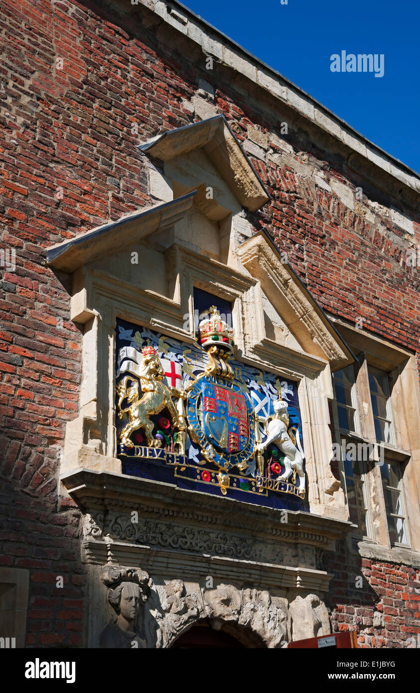 Close up of Crest above the entrance to Kings Manor, the City Campus of ...
