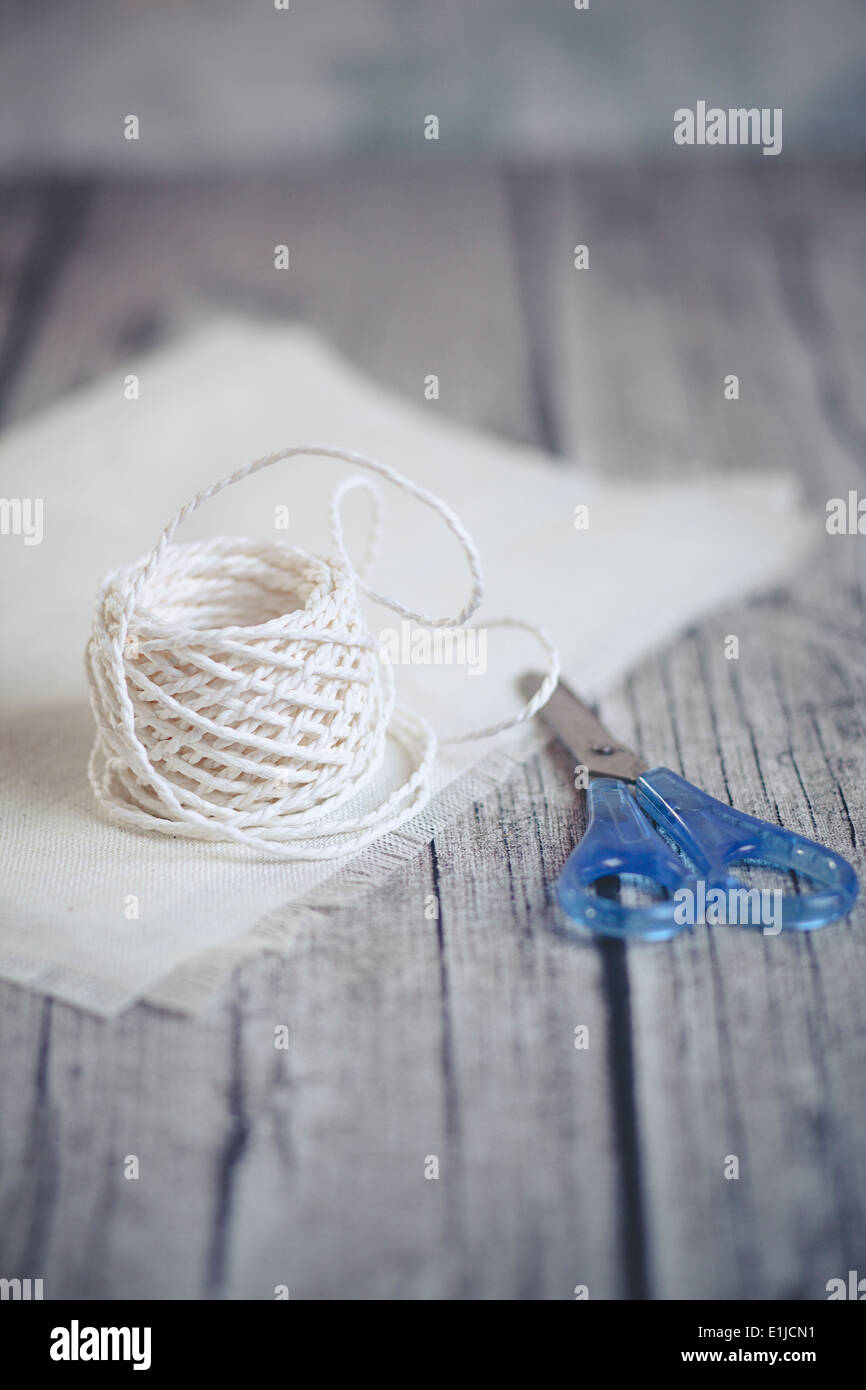 String tool hi-res stock photography and images - Alamy