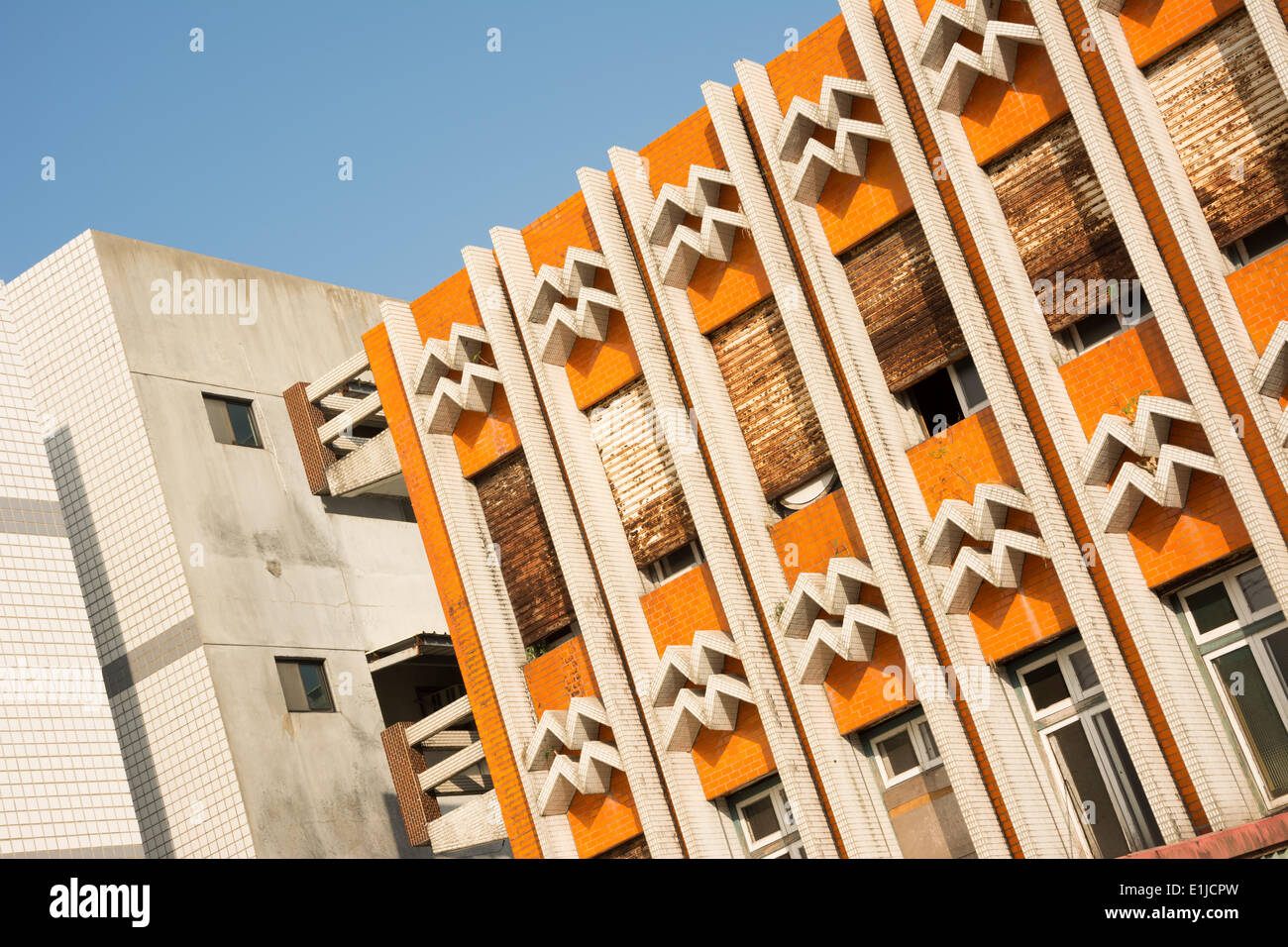 Immense buildings hi-res stock photography and images - Alamy