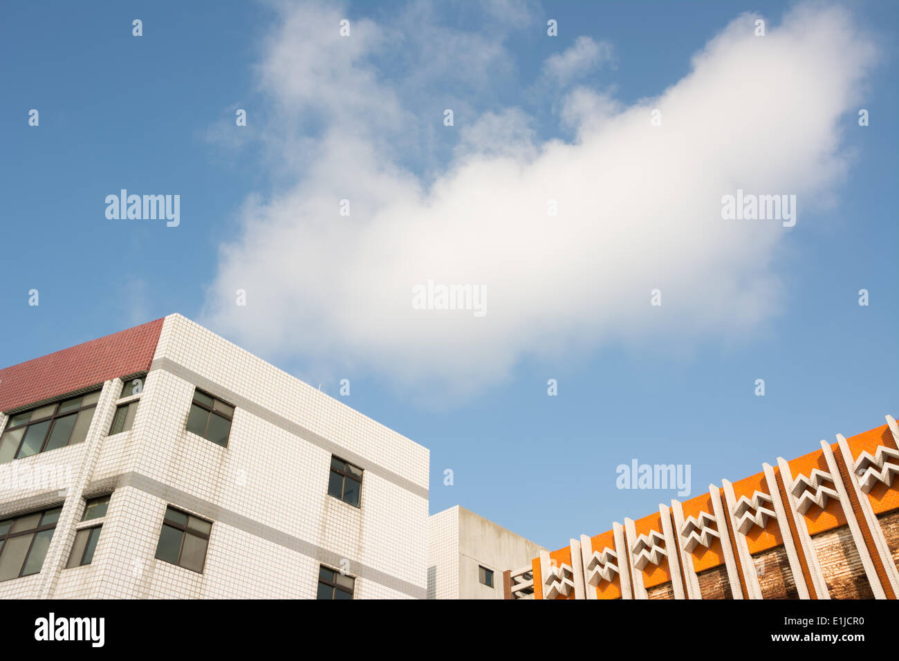 Immense buildings hi-res stock photography and images - Alamy