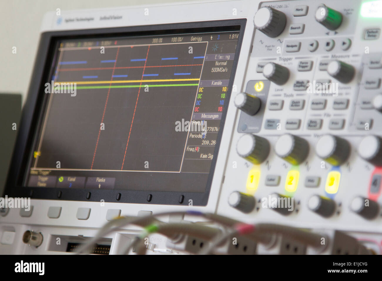Electronic measuring device oscilloscope Stock Photo - Alamy