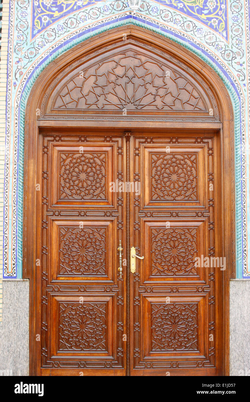 Ali Bin Abi Taleb mosque door Stock Photo - Alamy