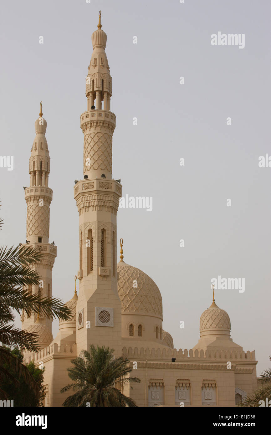 Mosque jumeirah hi-res stock photography and images - Alamy