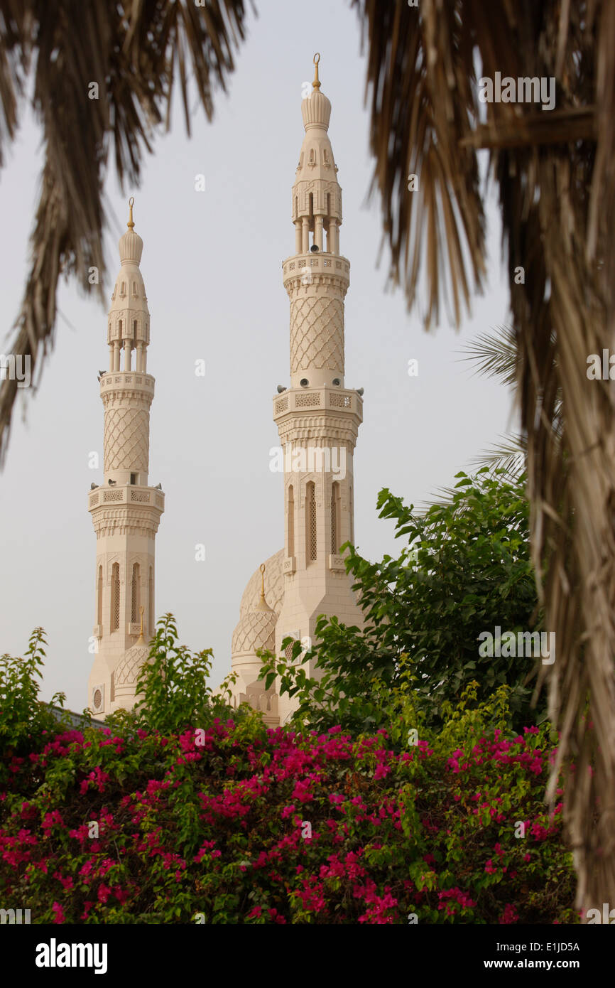 Mosque jumeirah hi-res stock photography and images - Alamy
