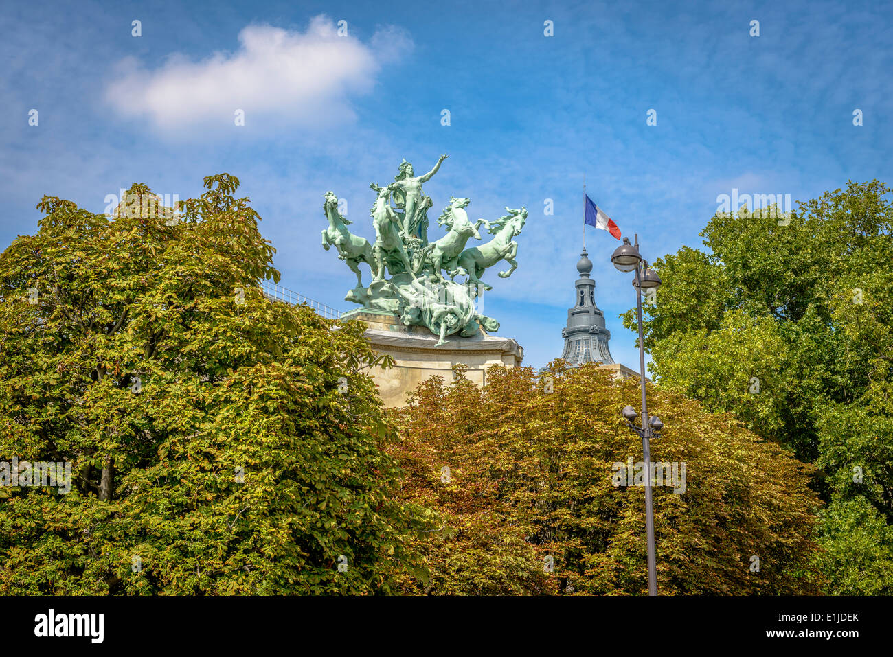 Statues on grand place hi-res stock photography and images - Alamy