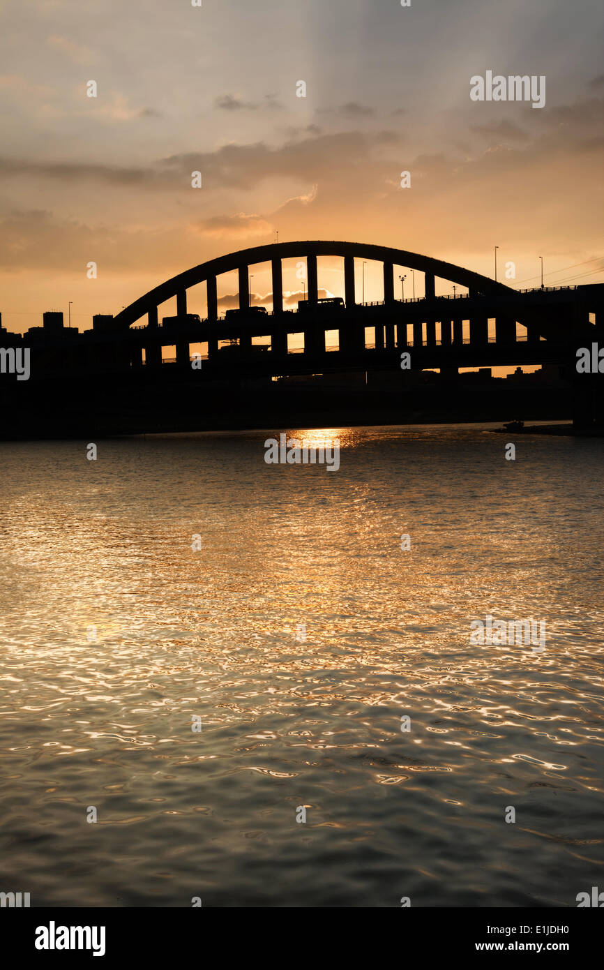 Sunset sky taipei cityscape famous hi-res stock photography and images ...