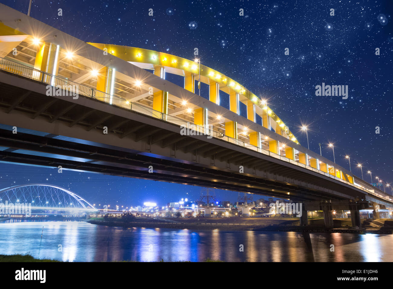 Stars bridge hi-res stock photography and images - Alamy