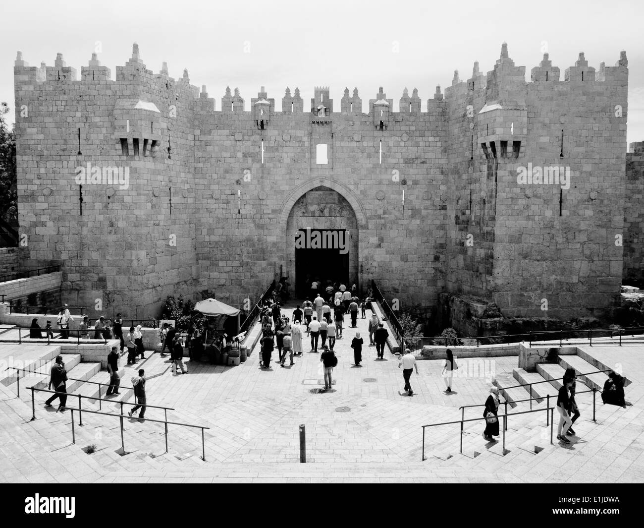 Damascus gate jerusalem Black and White Stock Photos & Images - Alamy