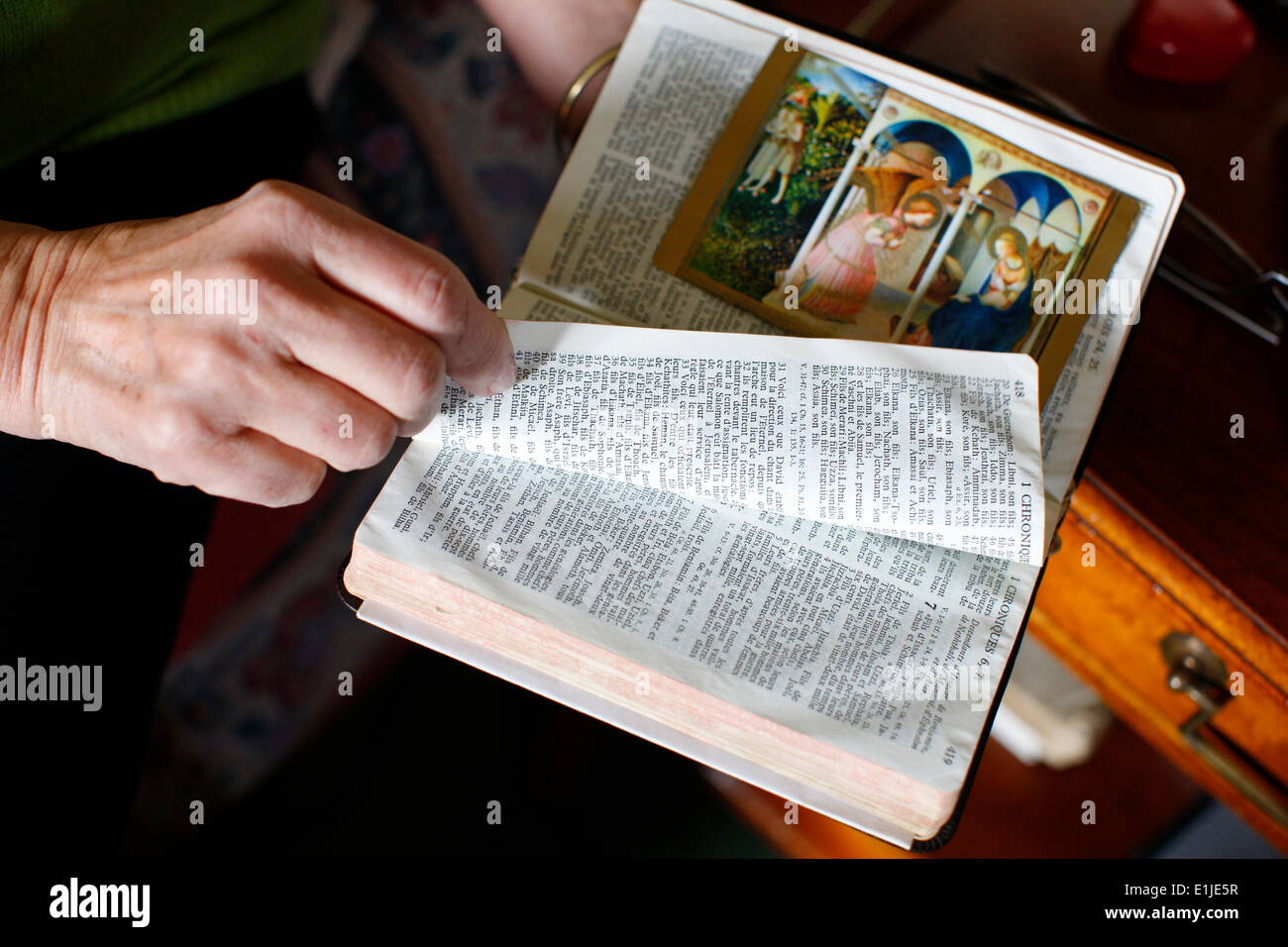 Person reading bible hi-res stock photography and images - Alamy