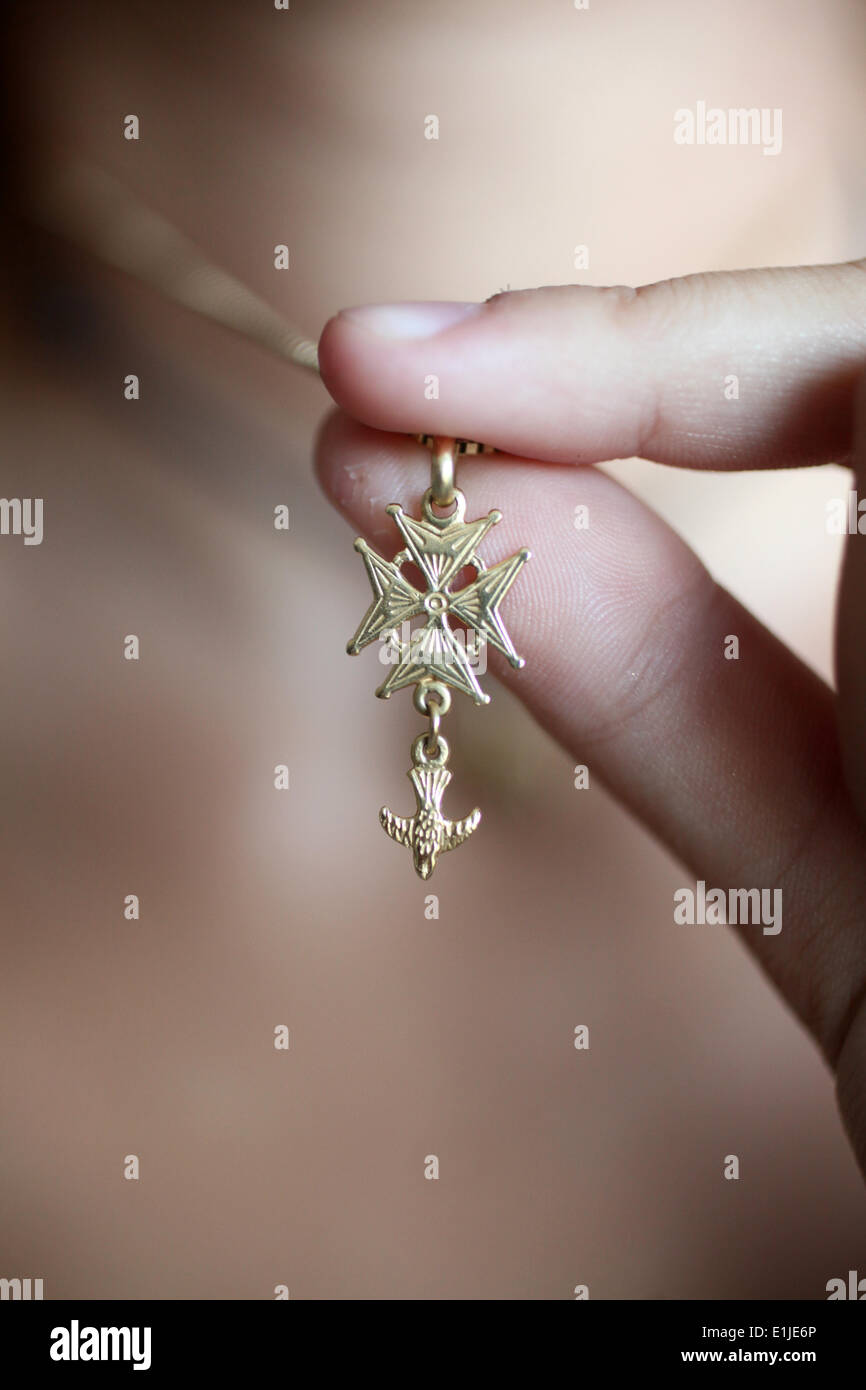 Huguenot cross hi-res stock photography and images - Alamy