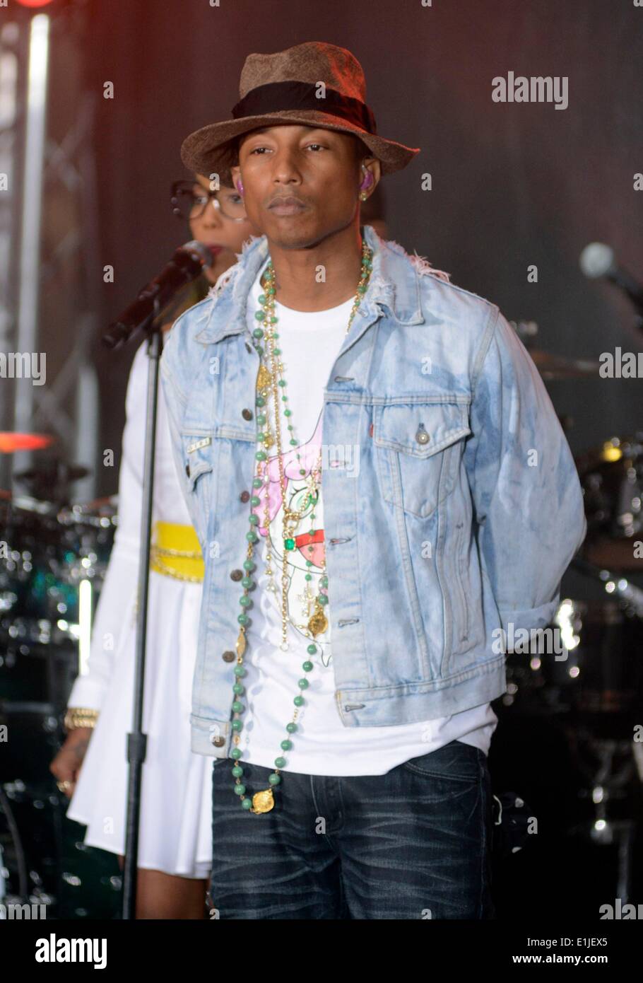 Pharrell williams concert hi-res stock photography and images - Alamy