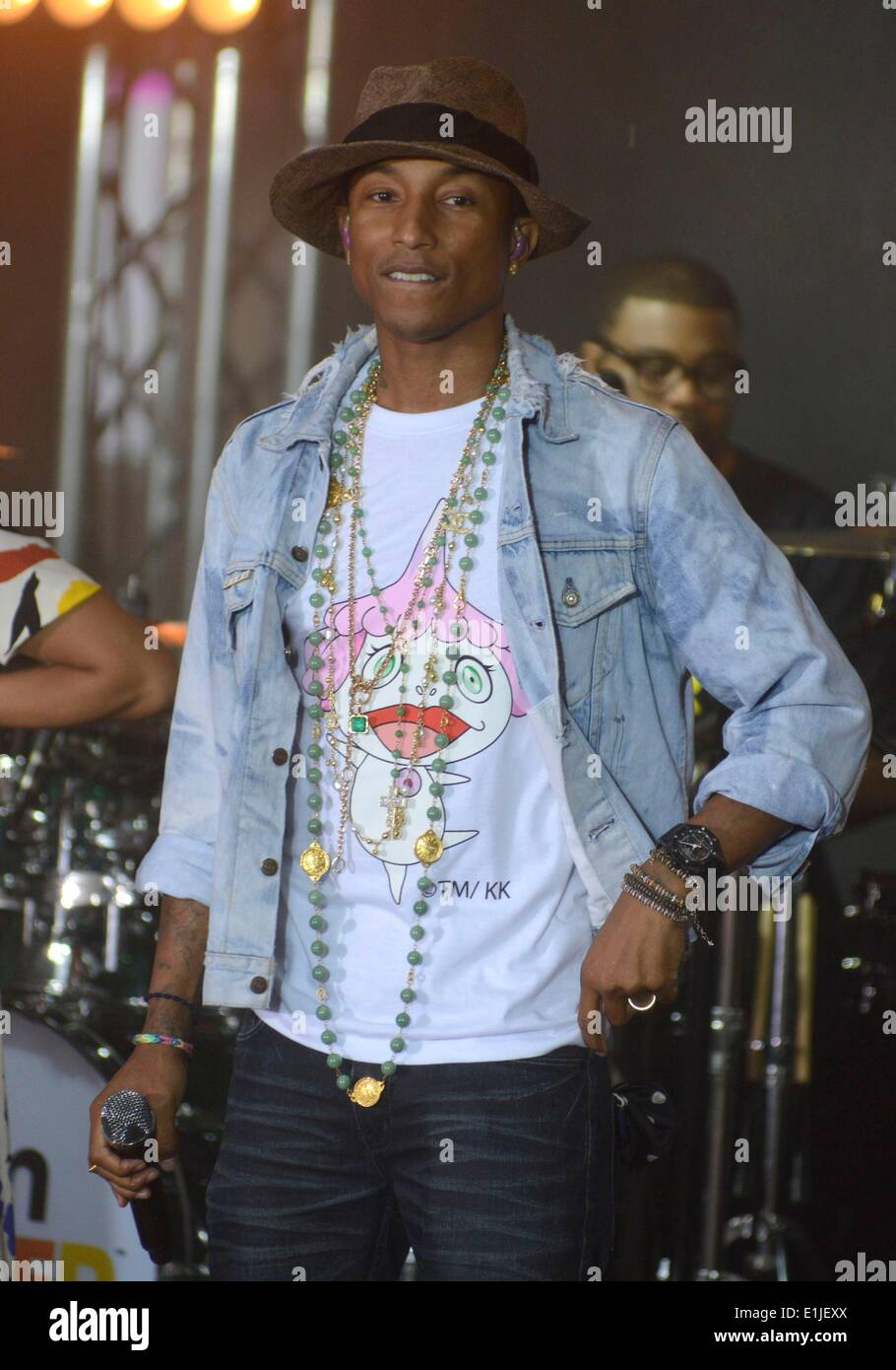 Pharrell williams concert hi-res stock photography and images - Alamy